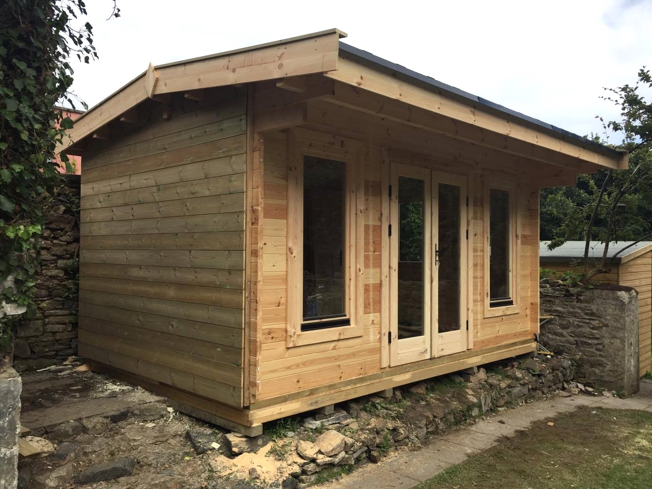 Bespoke, insulated cabin. Helston, Cornwall. - South West Log Cabins